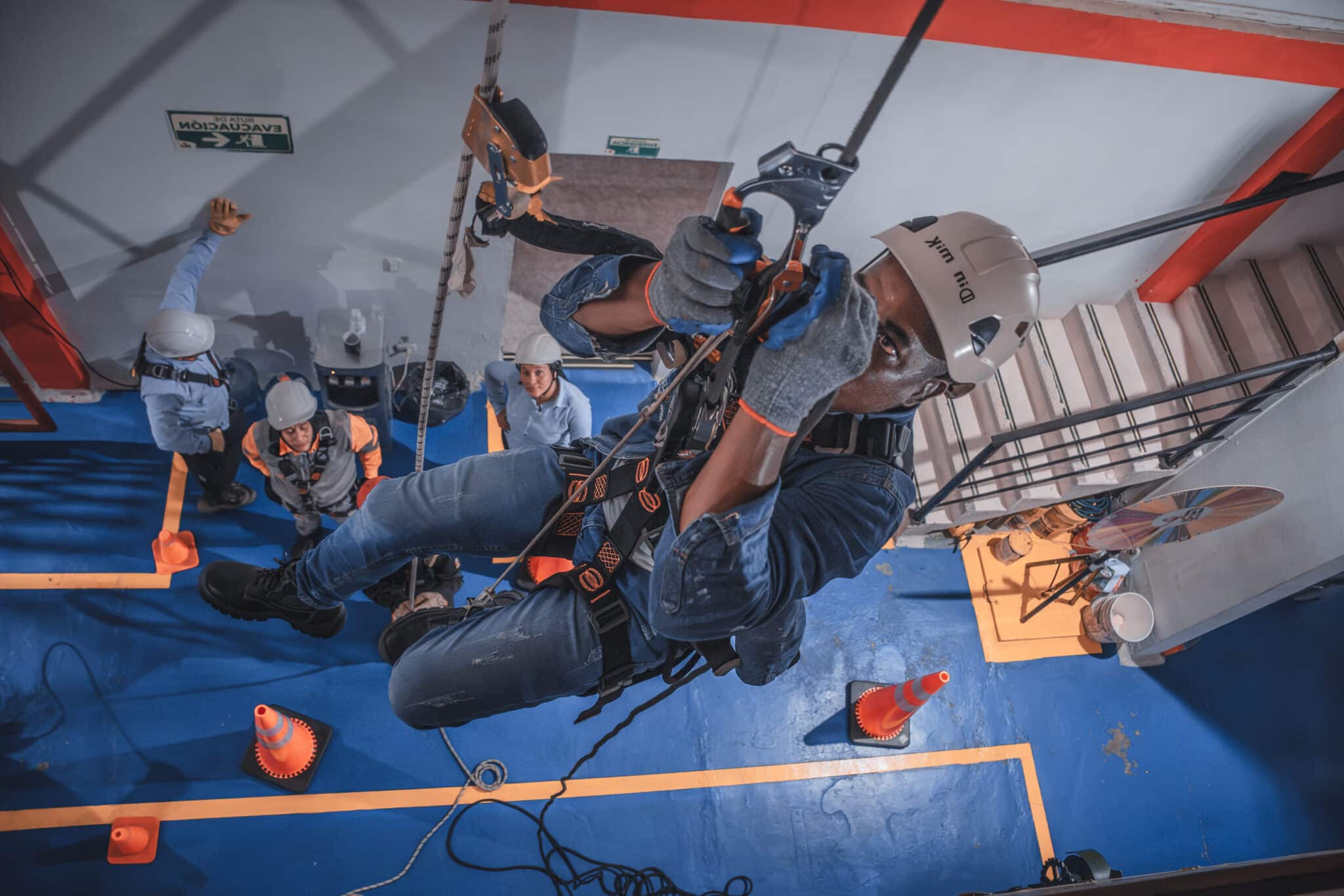 Curso de Alturas trabajador autorizado bajo la Res. 4272 - GRI Company